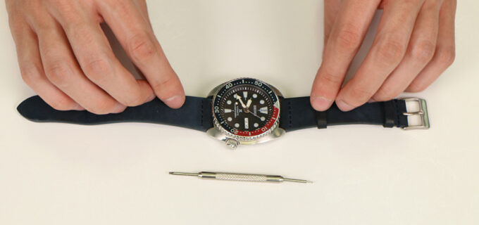 How To Install A Watch Strap | StrapsCo