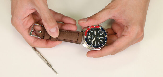 How To Install A Watch Strap | StrapsCo