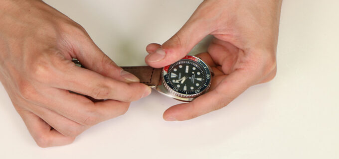 How To Install A Watch Strap | StrapsCo